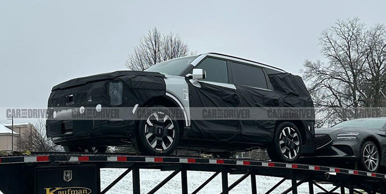 Camouflaged 2026 Kia Telluride Spied in Transit Near C/D HQ