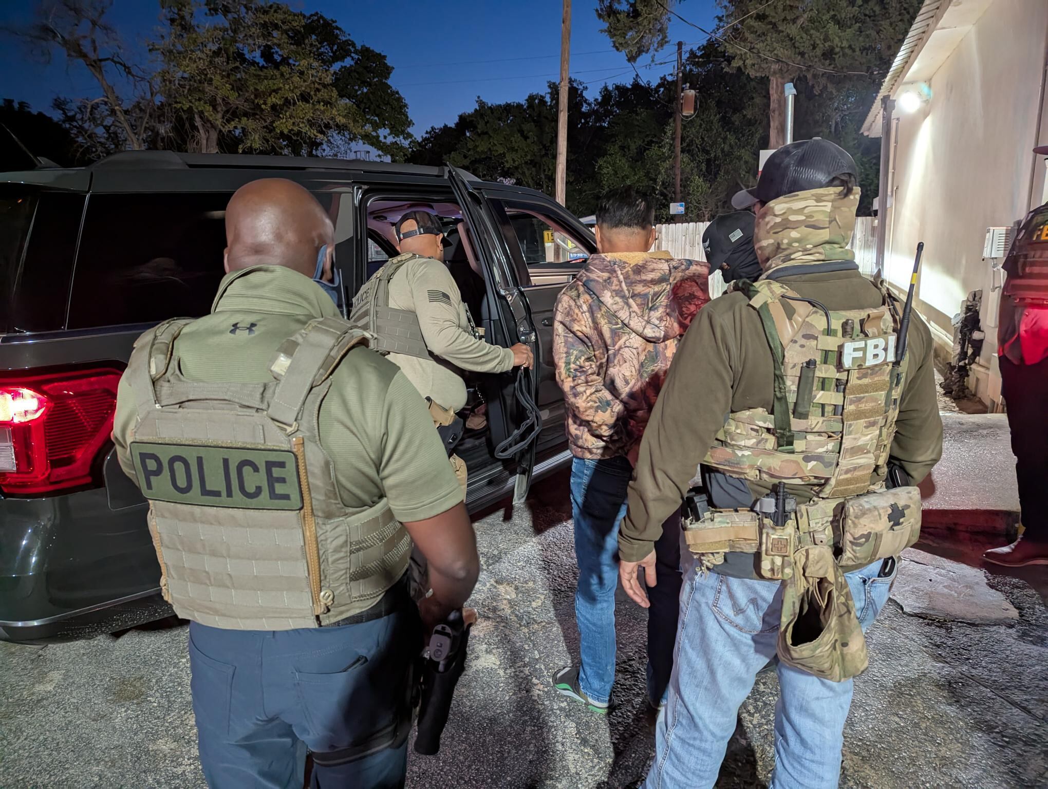 FBI says man with ties to Venezuelan gang arrested in Bryan