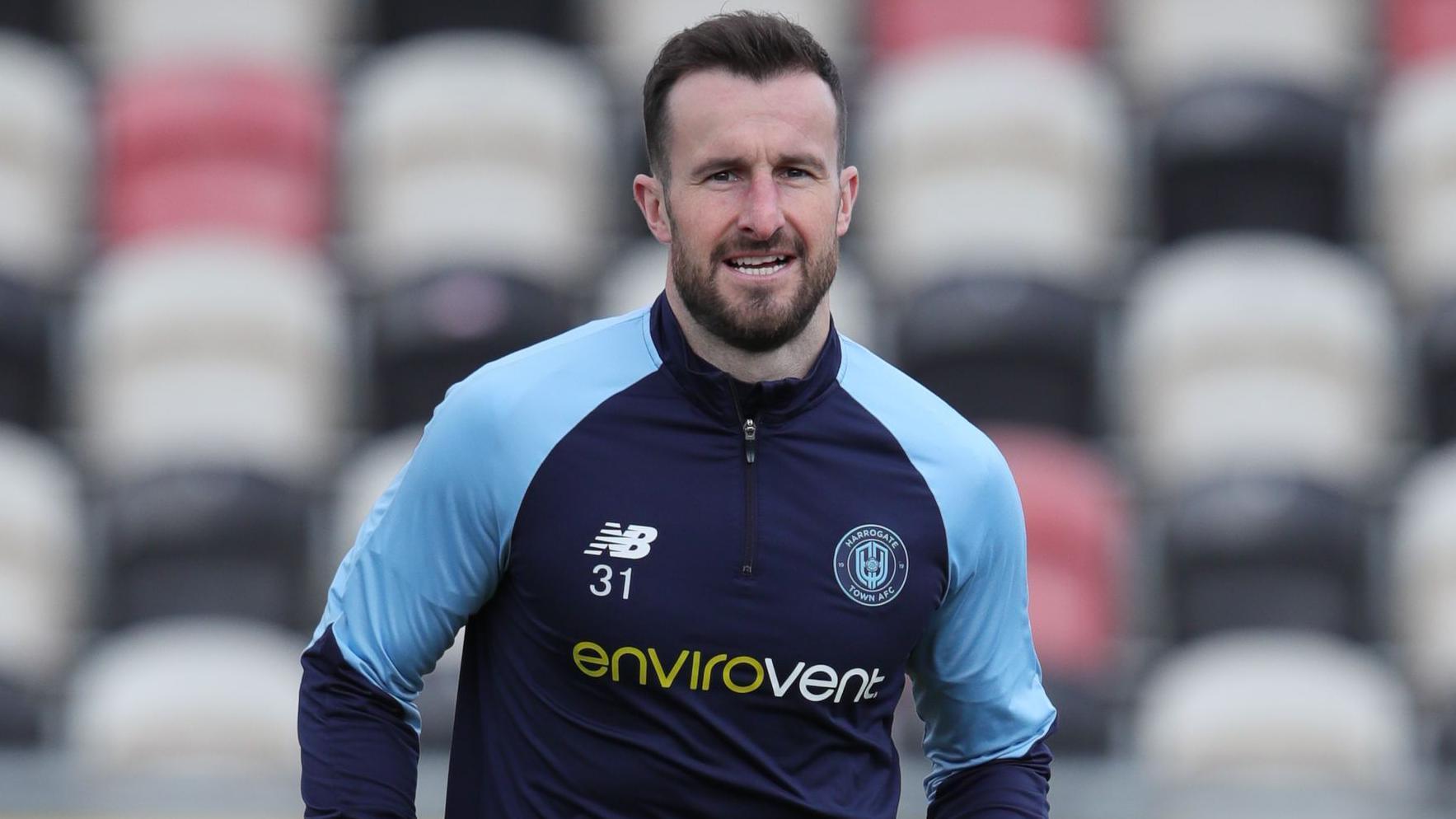 Goalkeeper Belshaw extends Harrogate contract