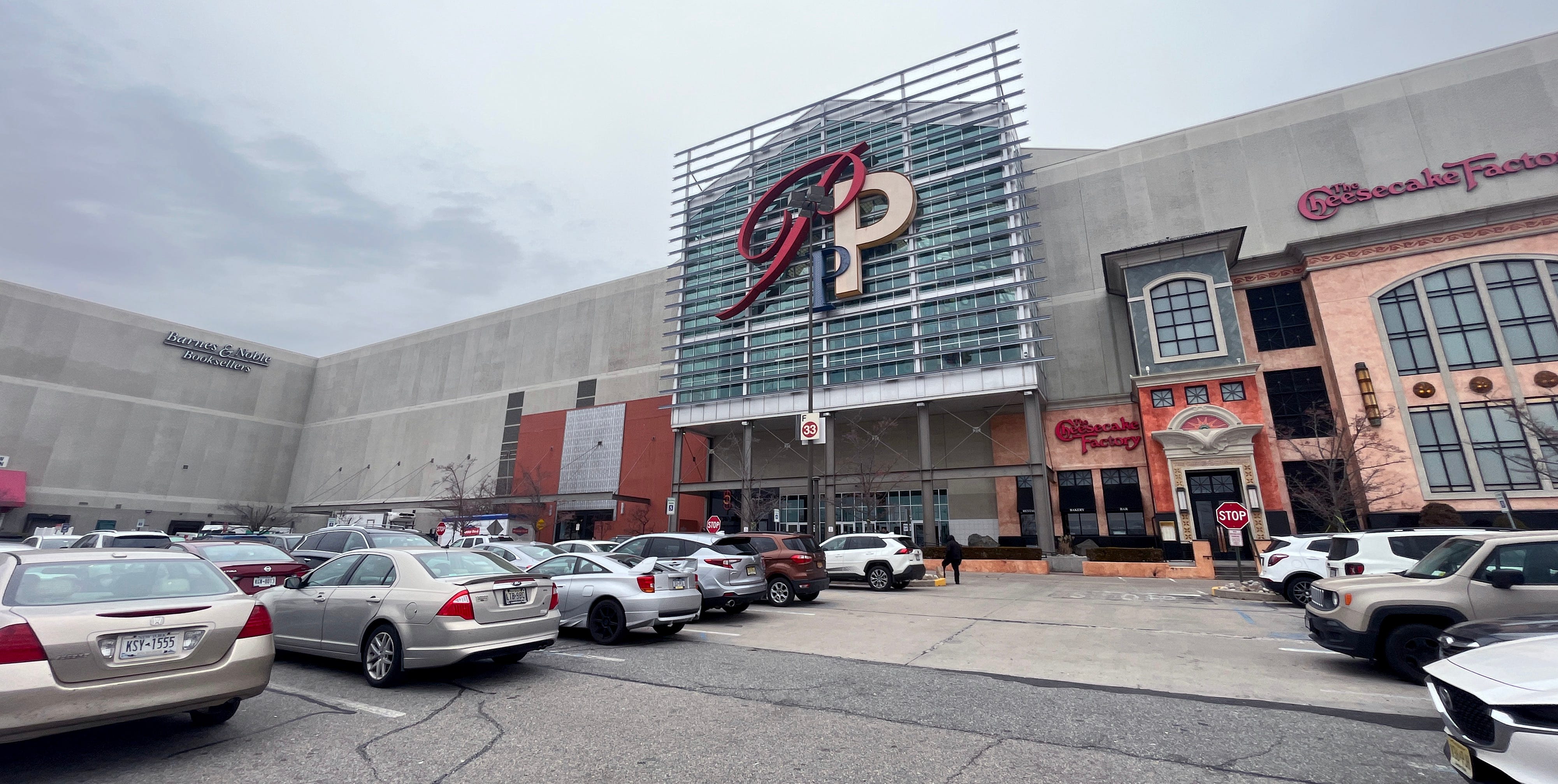 Palisades Center Mall could head to auction block next month