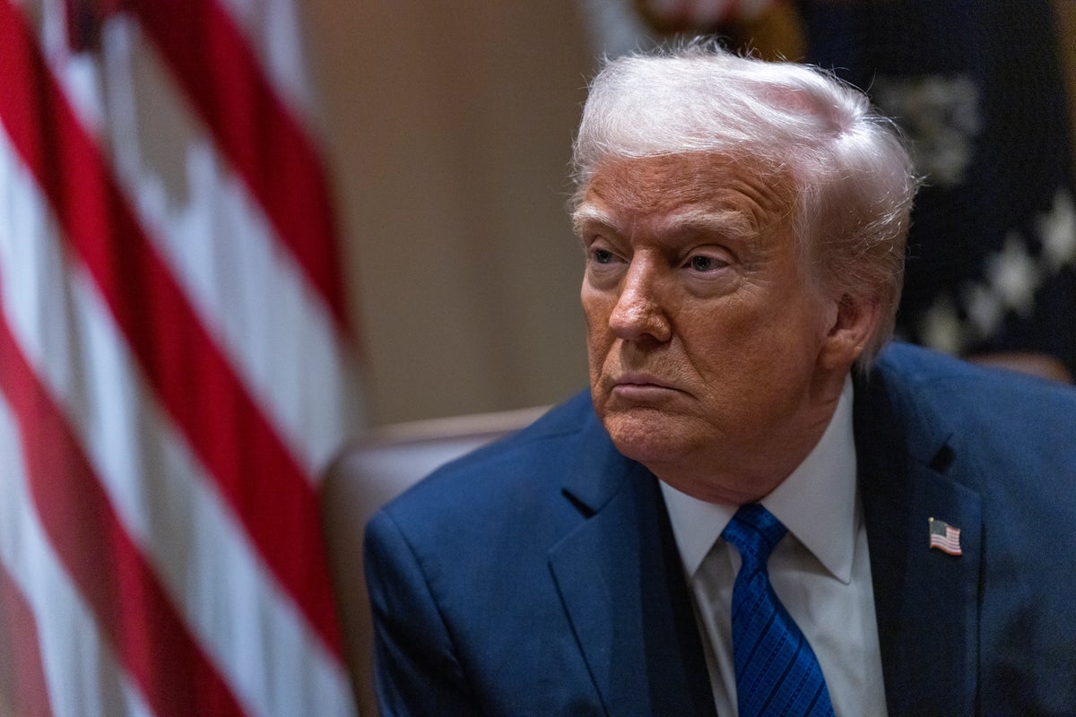 Watch: Trump holds cabinet meeting after announcing 90-day tariff pause