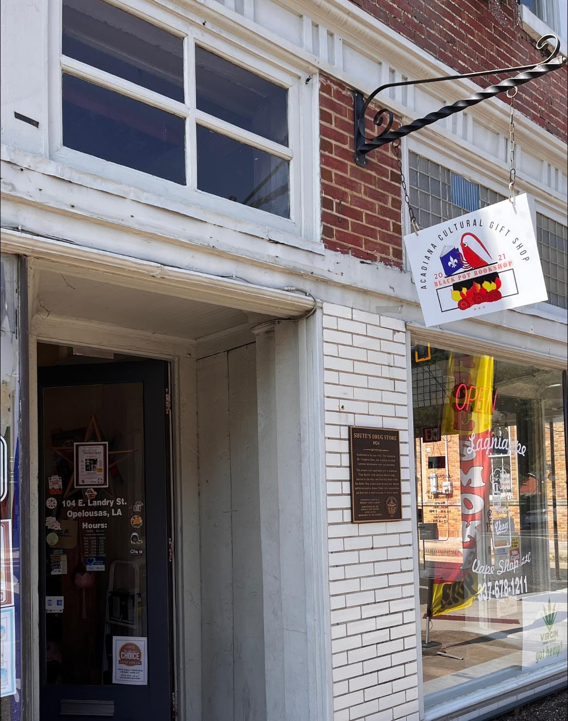 Why we love Black Pot Bookshop, a 'treasure trove for history buffs' in ...