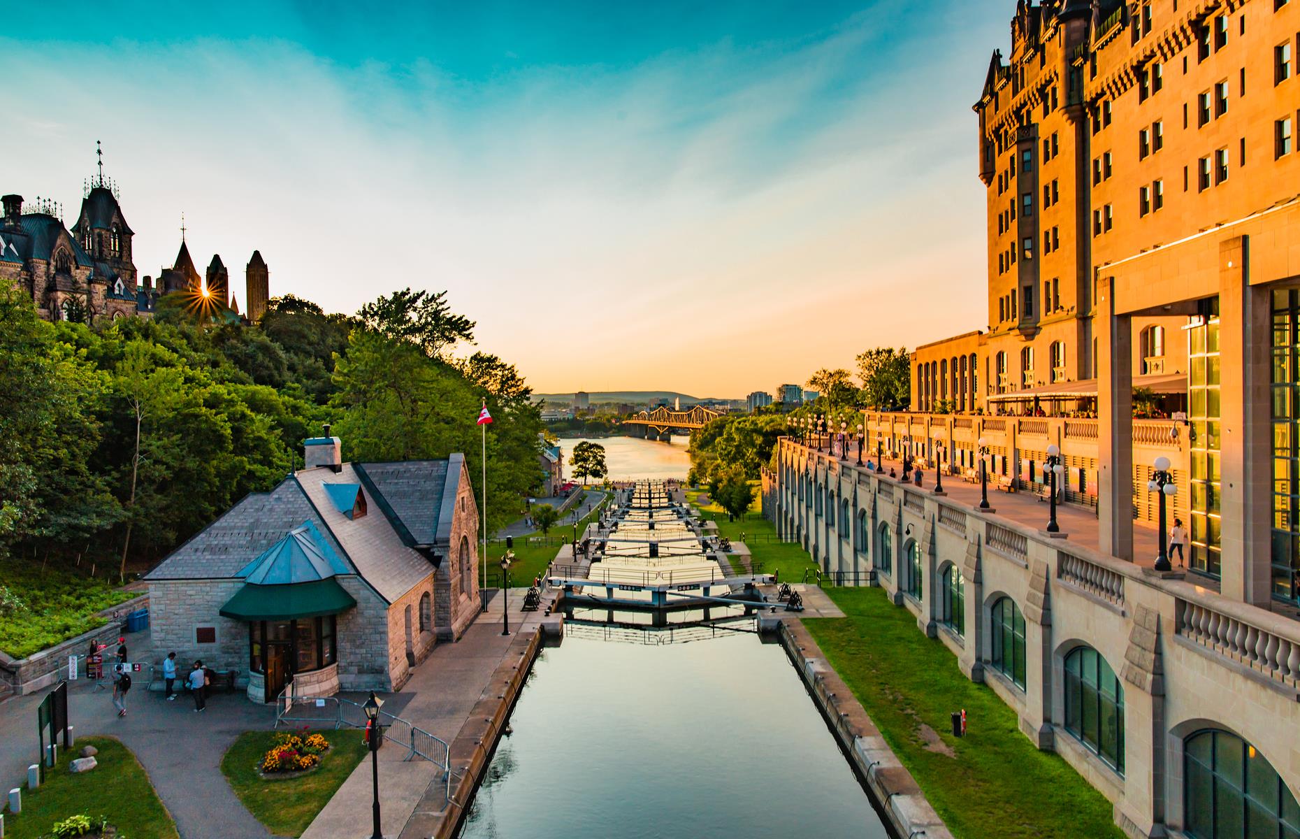 Canada's most beautiful walks you can easily do in a day