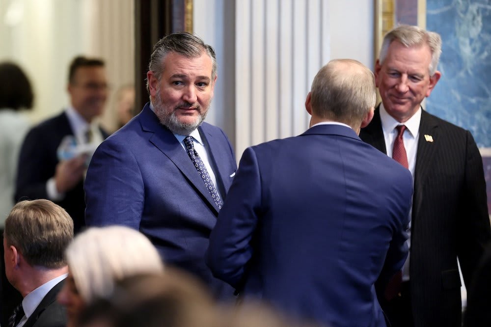 GOP’s defense of 'Dear Leader' Trump’s 'idiocy' resembles famous ...