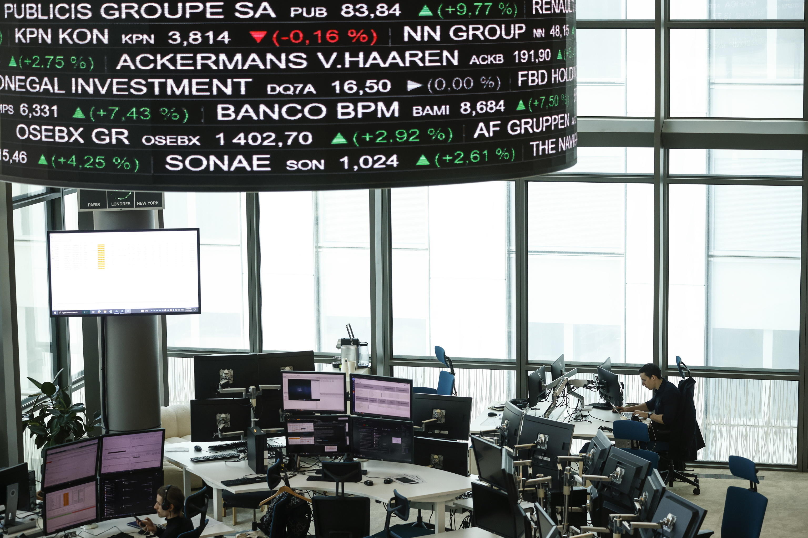 Borsa: l'Europa lima il rialzo con Wall Street, Milano +6%