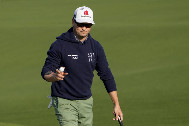 What is Zach Johnson's low round at the Masters? 2007 champion rolling in third round