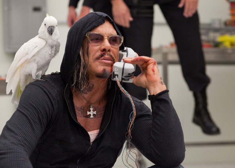 Mickey Rourke, frasi omofobe al Grande Fratello UK: la produzione ...