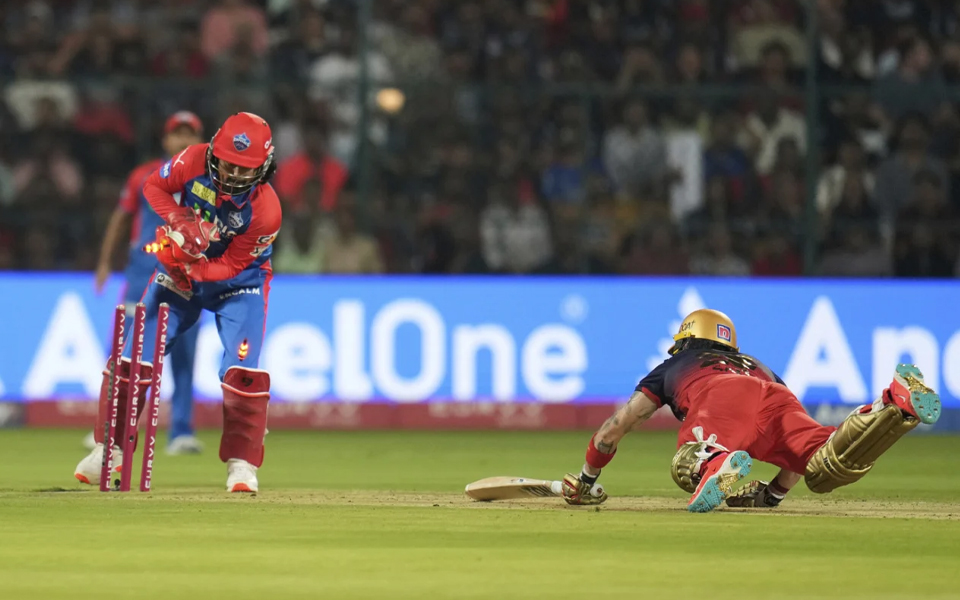 Watch: Phil Salt falls to bizarre runout after Virat Kohli pulls out midway