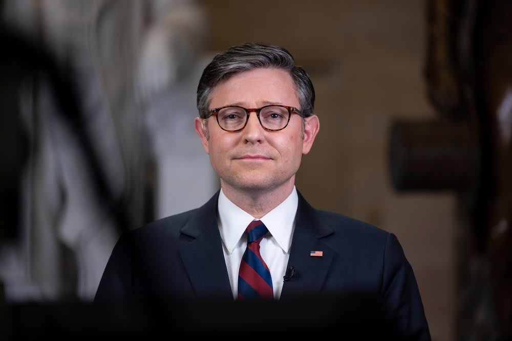 'Embarrassing': Republican rips 'ineffective' Mike Johnson as 'right ...