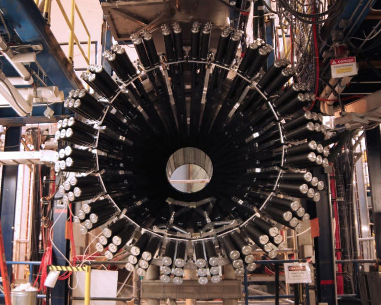 Physicists capture historic first look at the internal structure of a ...