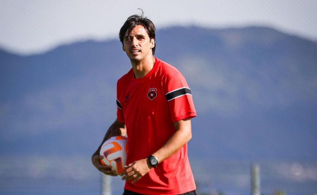 Alajuelense quiere robarle un refuerzo a Jafet Soto y Bryan Ruiz avisa ...