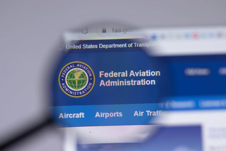 FAA Winding Down Flight Service Frequencies