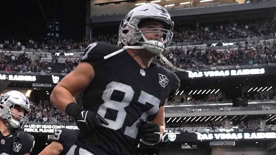 Will Raiders Trade TE to AFC Foe?