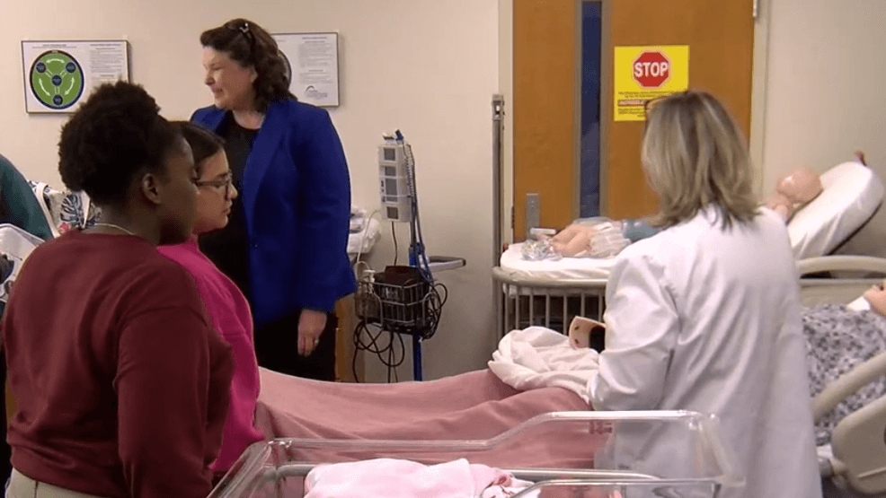 HGTC showcases nursing, health sciences programs at open house