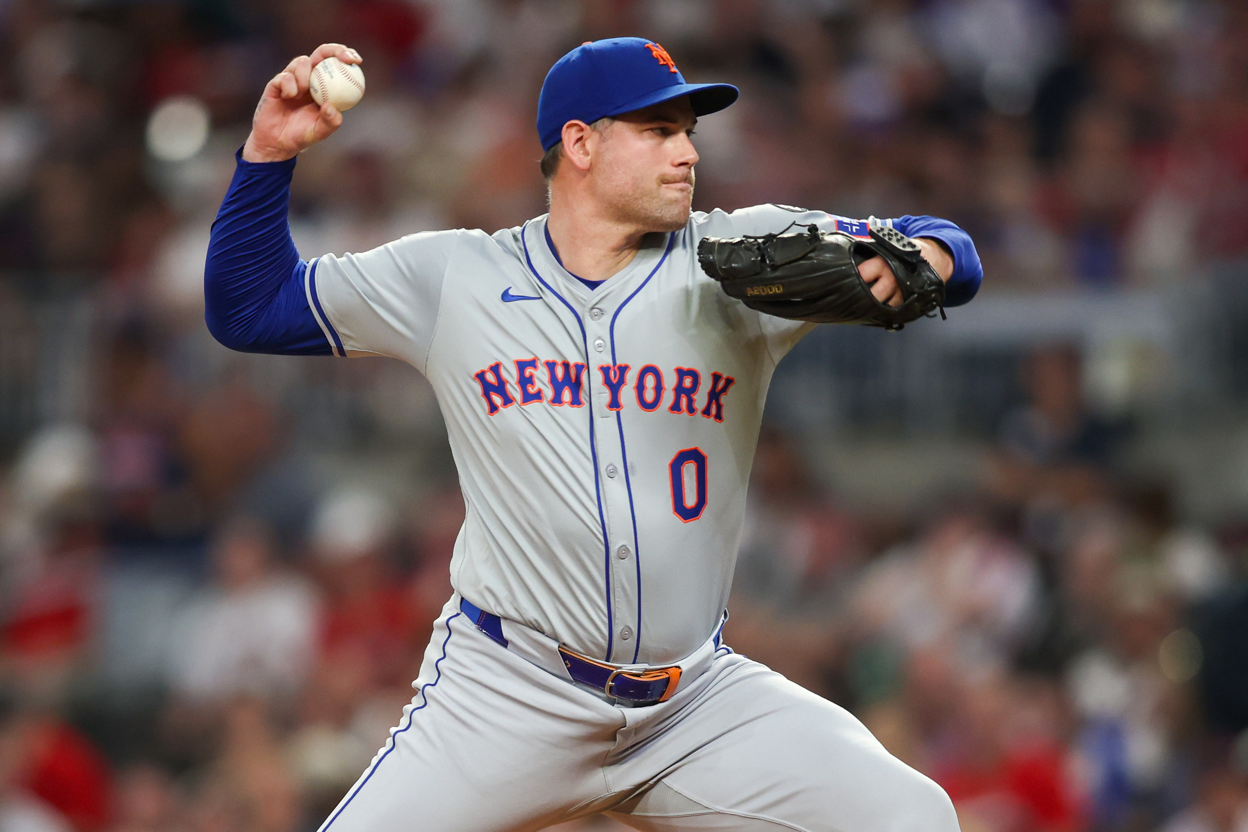Veteran pitcher's crazy week continues, elects free agency