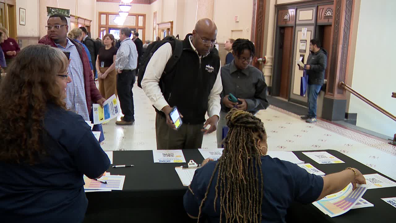 Milwaukee jobs: City Hall career fair offers info, chance to apply