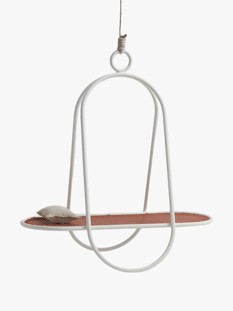 Hanging Chairs Are the Ideal Spring Seating