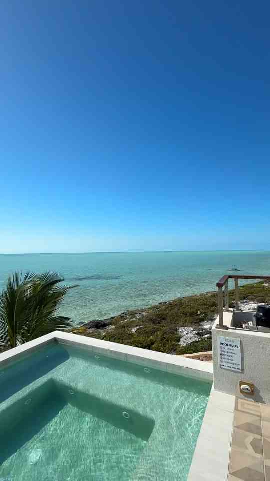 Stunning Oceanfront Infinity Pool Views