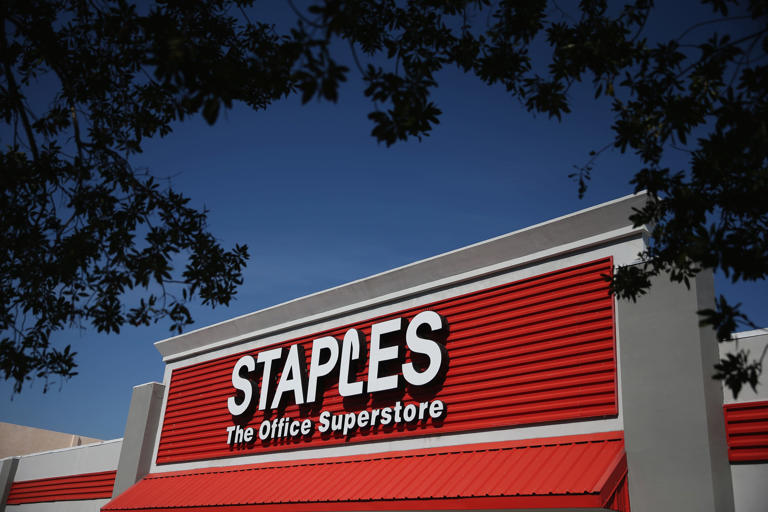 L.A. Staples under fire for allegedly refusing to print Zionist flyers