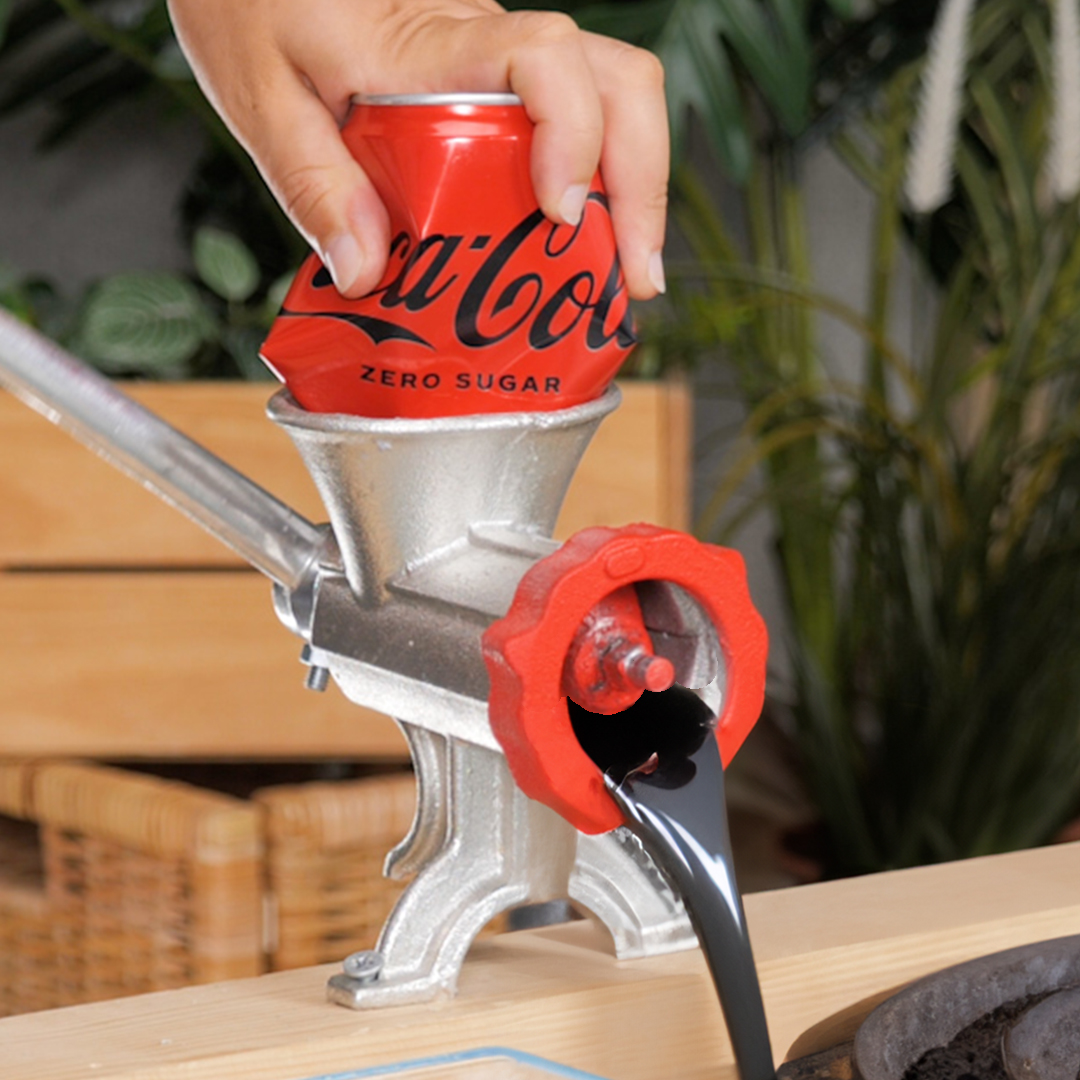 Recycle your soda cans and give your old book a medieval transformation! 📚