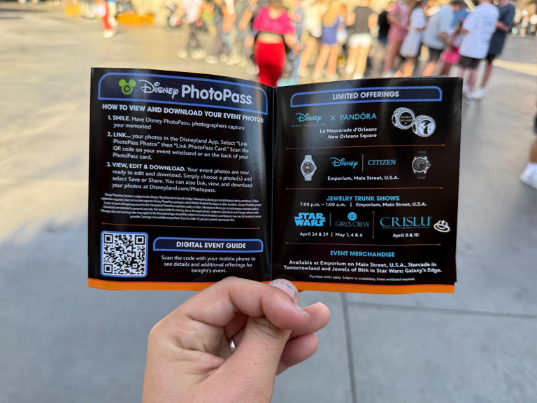 Credential and Guide Map for Disneyland After Dark: Star Wars Nite