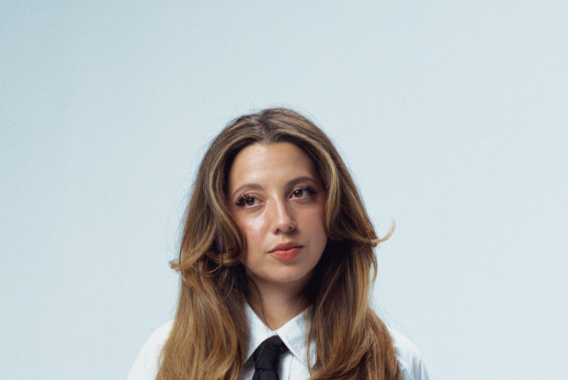 Natalia Natalia llega a la escena del pop con 'Dos Veces'