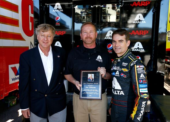 Jeff Gordon 'devastated' as Hendrick Motorsports announces death of ...