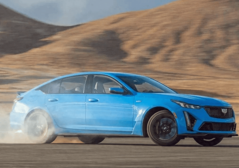 凯迪拉克CT4大跳水，2.0T+237马力仅售13.98万，豪华车市场要变天了？