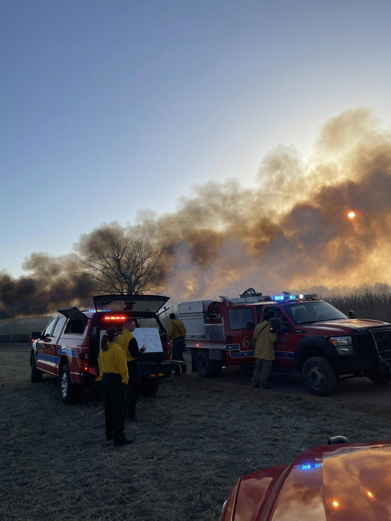 Lake Minnequa fire nearing full containment