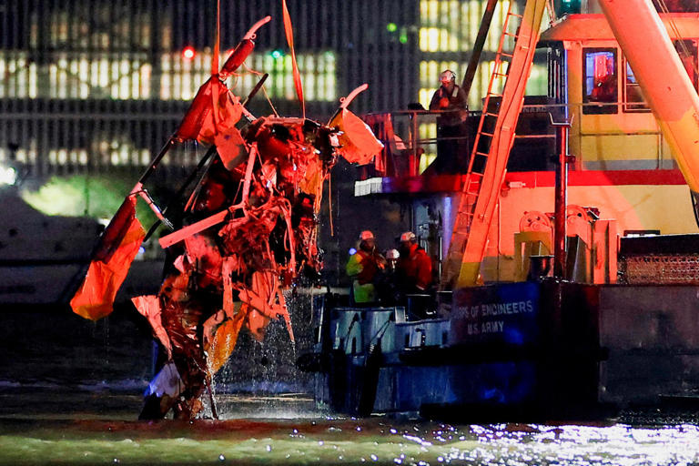 Six Dead in Helicopter Crash in Hudson River Near New York City