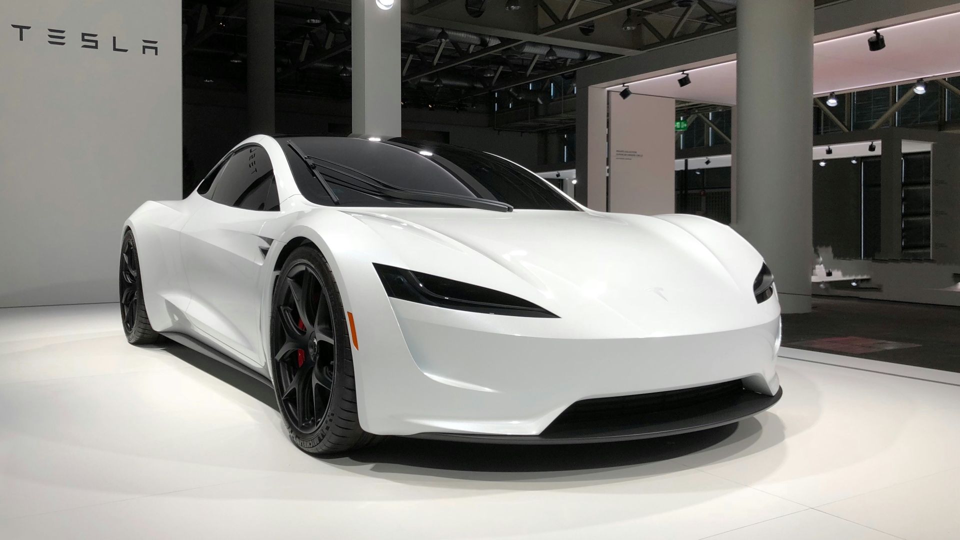 10 Car Companies That Have Faced Bankruptcy & 10 That Have Always Thrived