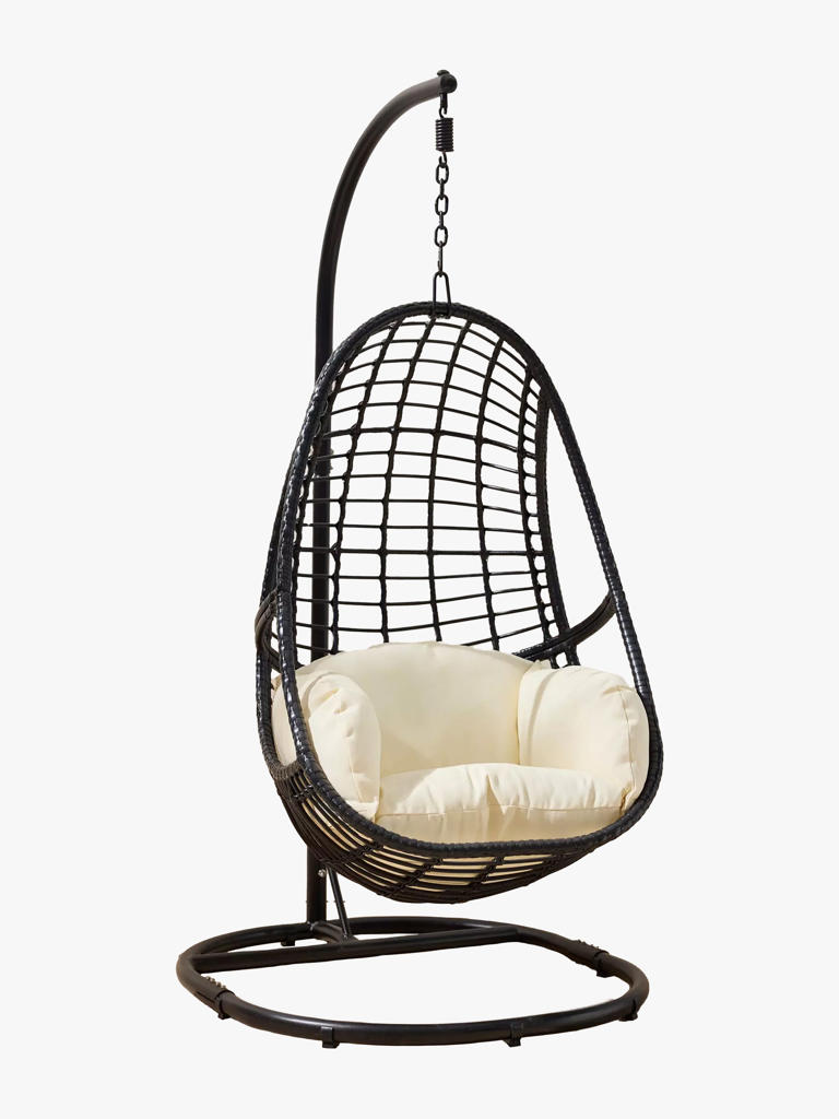 Hanging Chairs Are the Ideal Spring Seating