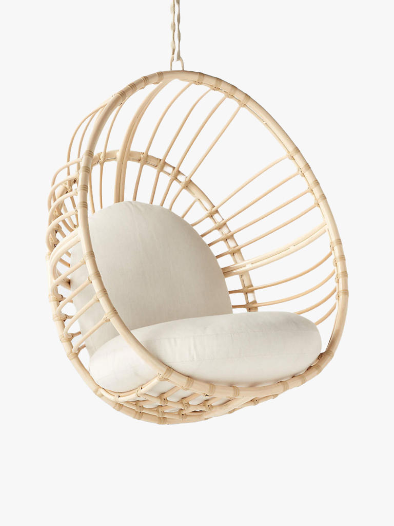 Hanging Chairs Are the Ideal Spring Seating