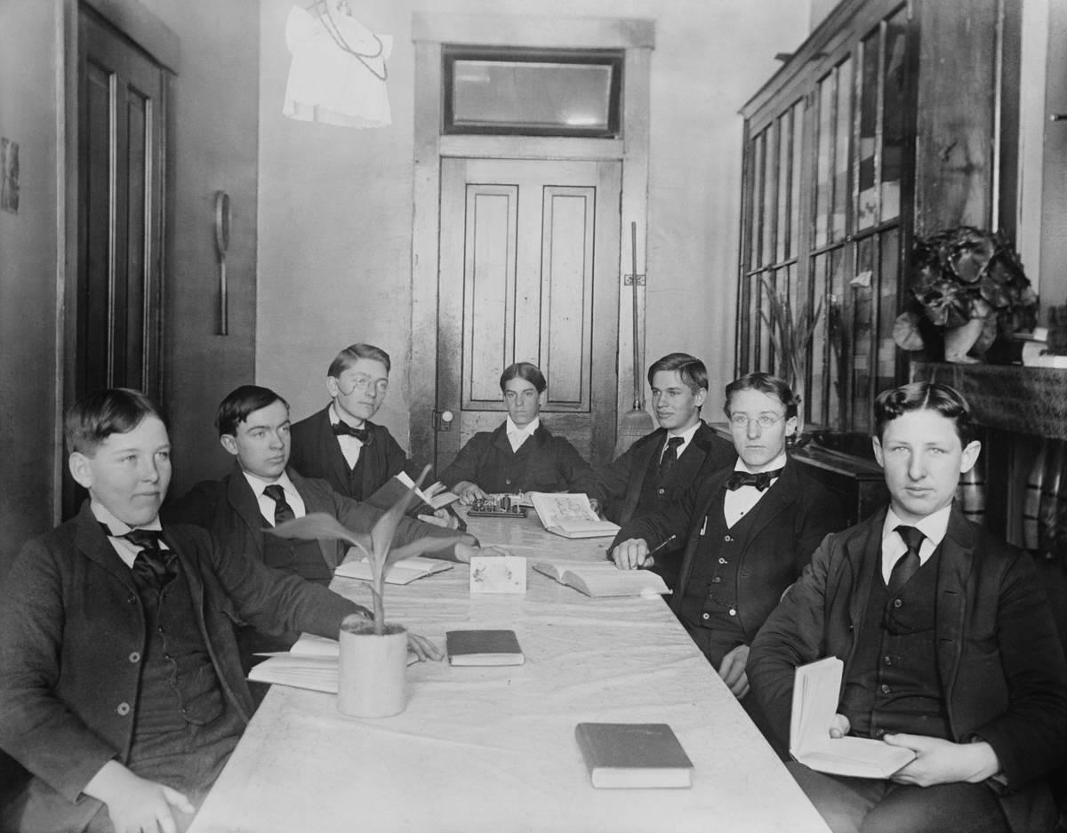 The Life And Death Of Doc Holliday, One Of The Wild West's Most Famous ...