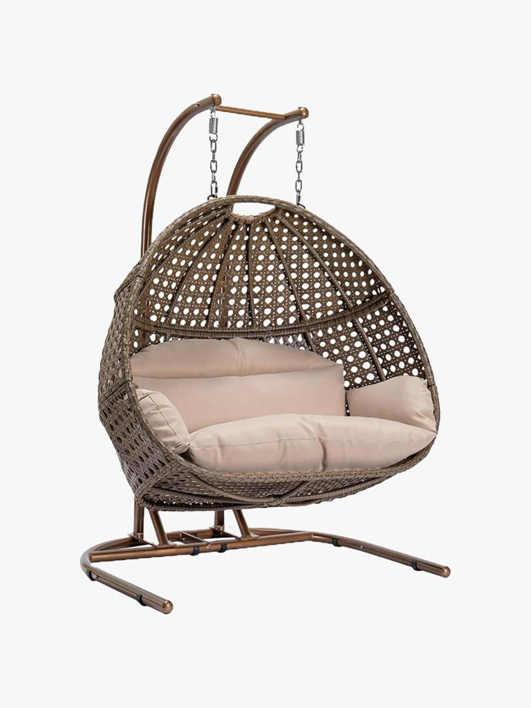 Hanging Chairs Are the Ideal Spring Seating