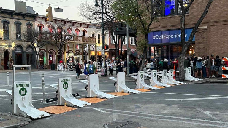 Austin City Council approves Sixth Street safety plan pilot resolution