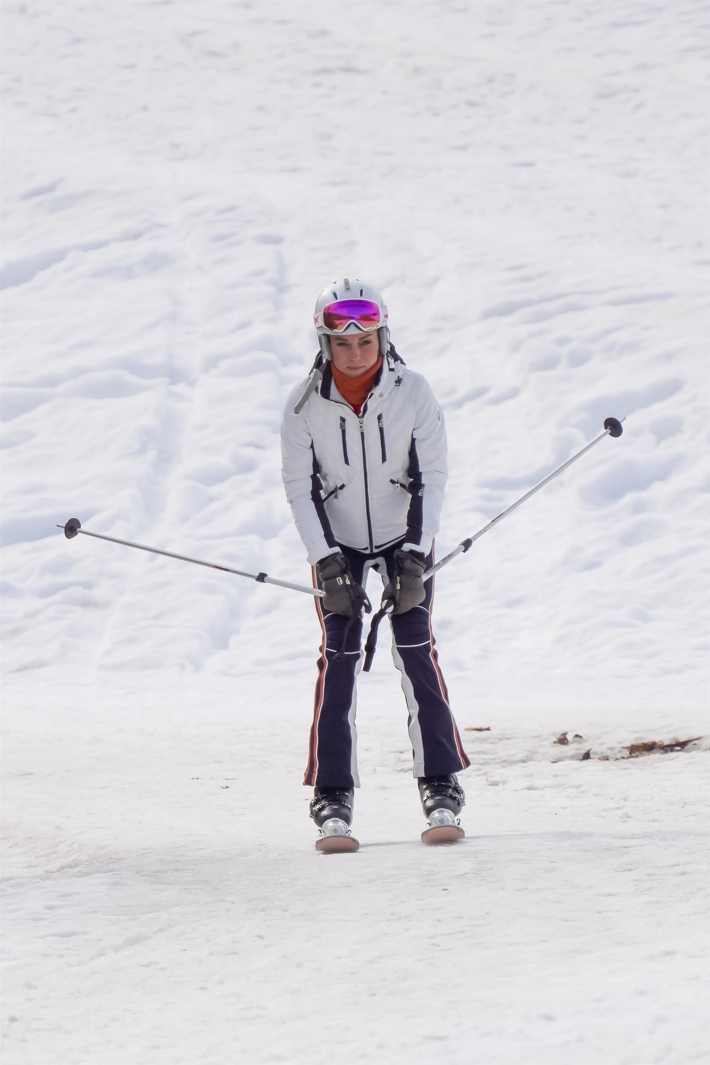 Prince William, Kate Middleton and kids hit the slopes on fun family ...