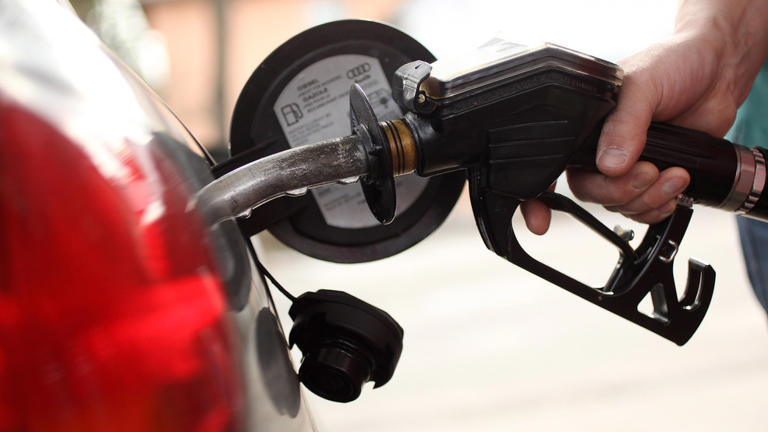 GasBuddy cites falling oil and US.-Iran deal hopes as gas prices drop ...