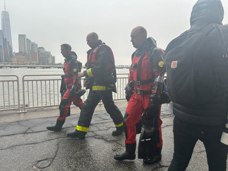 Six people died after a helicopter crashed into the Hudson River off ...