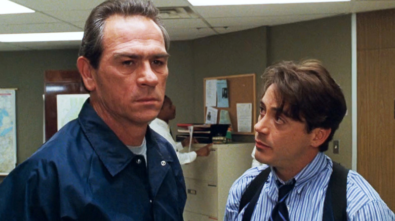 Robert Downey Jr. & Tommy Lee Jones' Slick Crime Thriller Takes Over ...