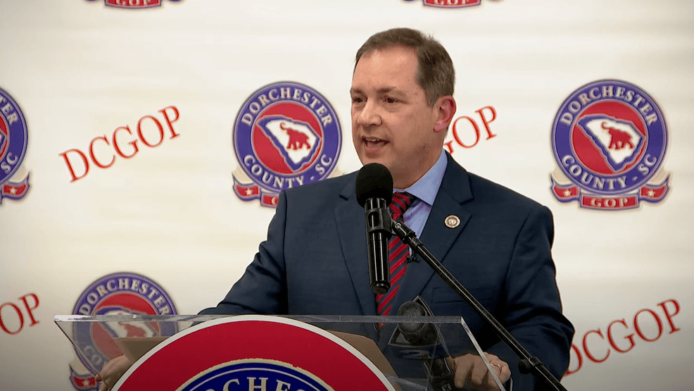 WATCH: Solicitor David Pascoe announces change from Democrat to Republican