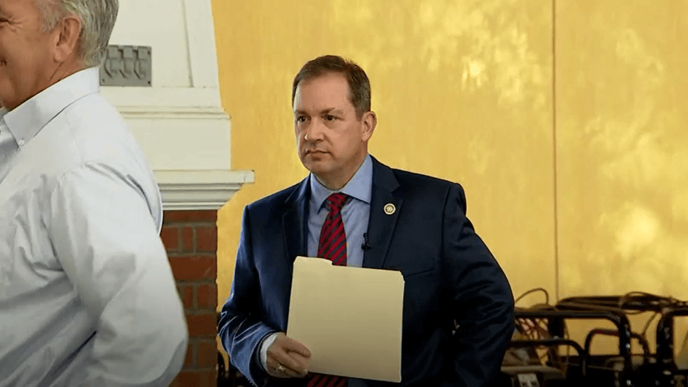 WATCH: Solicitor David Pascoe announces change from Democrat to Republican