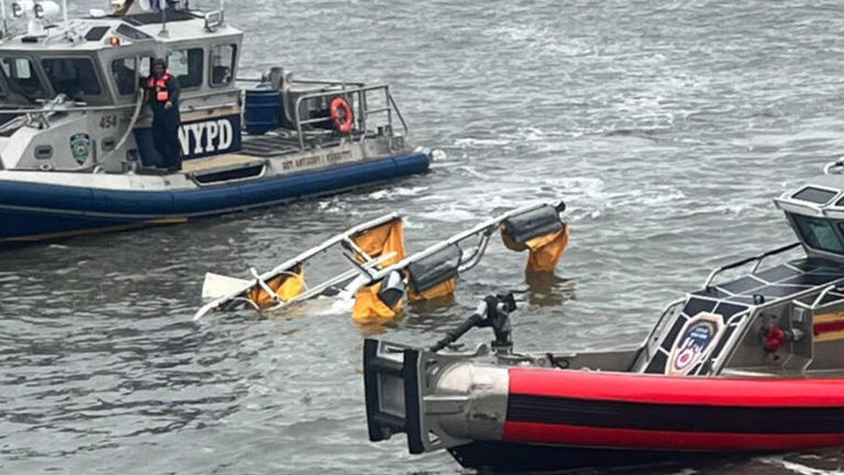 Helicopter crash in Hudson River kills all 6 aboard