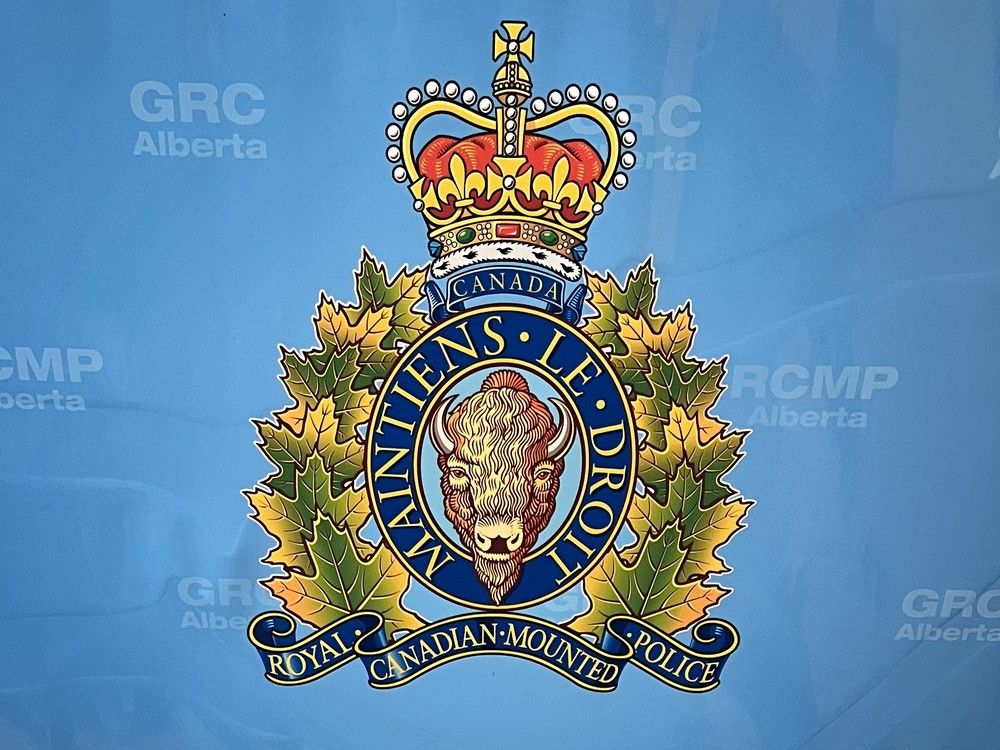 Calgary, Airdrie men charged after suspects flee Canmore RCMP, police ...