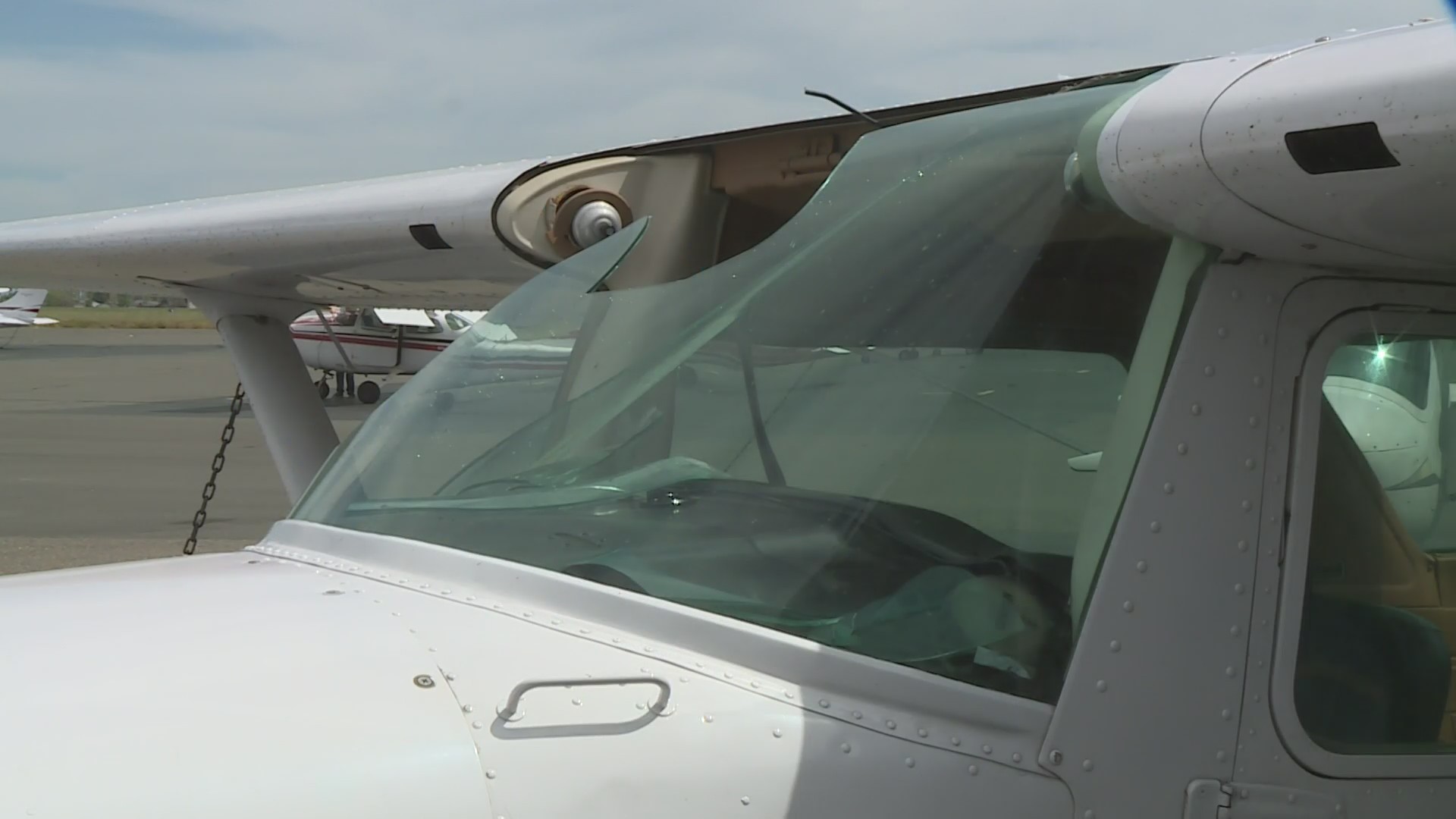 Bird slams through plane window while flight sudents high in sky over ...
