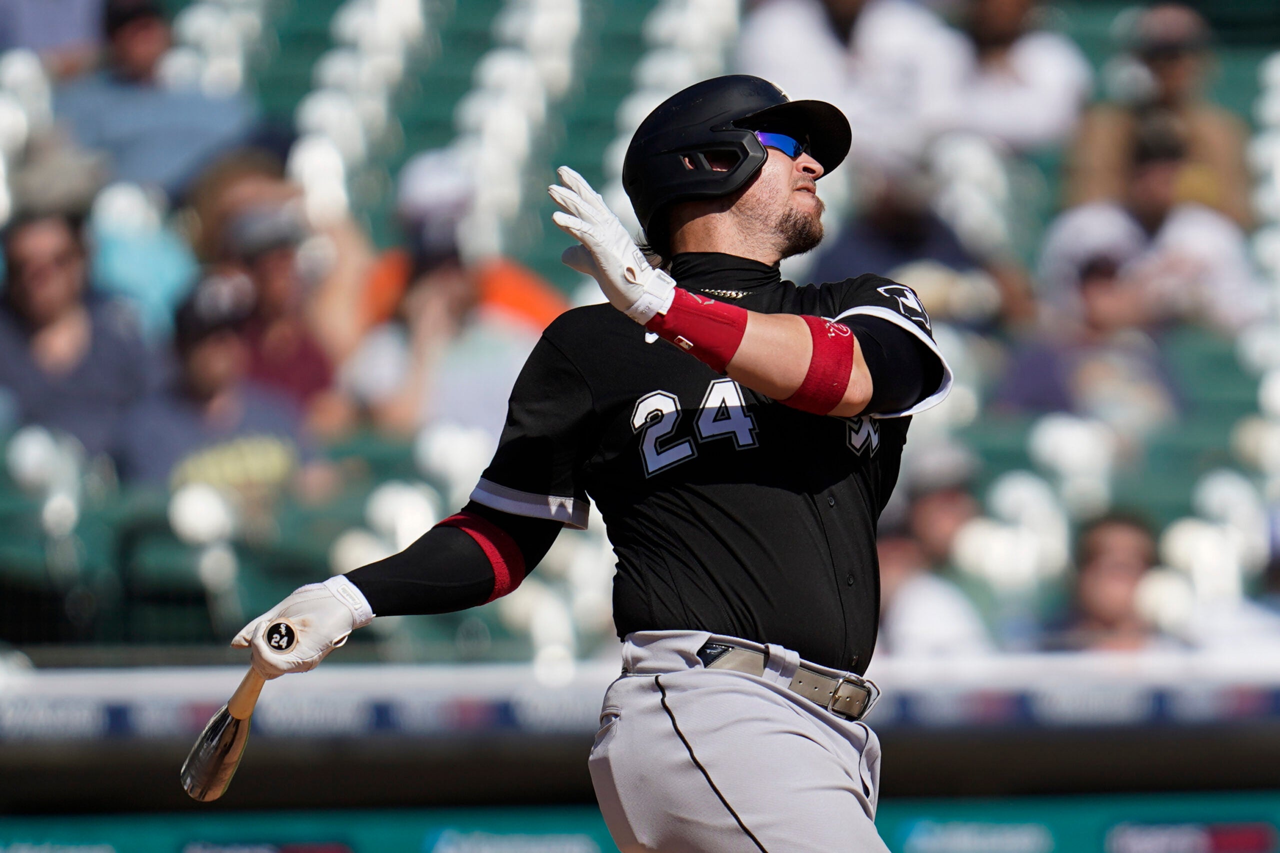 Red Sox reportedly sign veteran catcher Yasmani Grandal to minor league ...