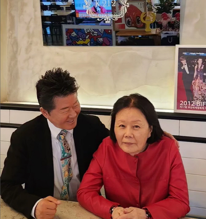 태진아, 치매 걸린 ♥옥경이에 꿀 뚝뚝 "아이고 예뻐라"