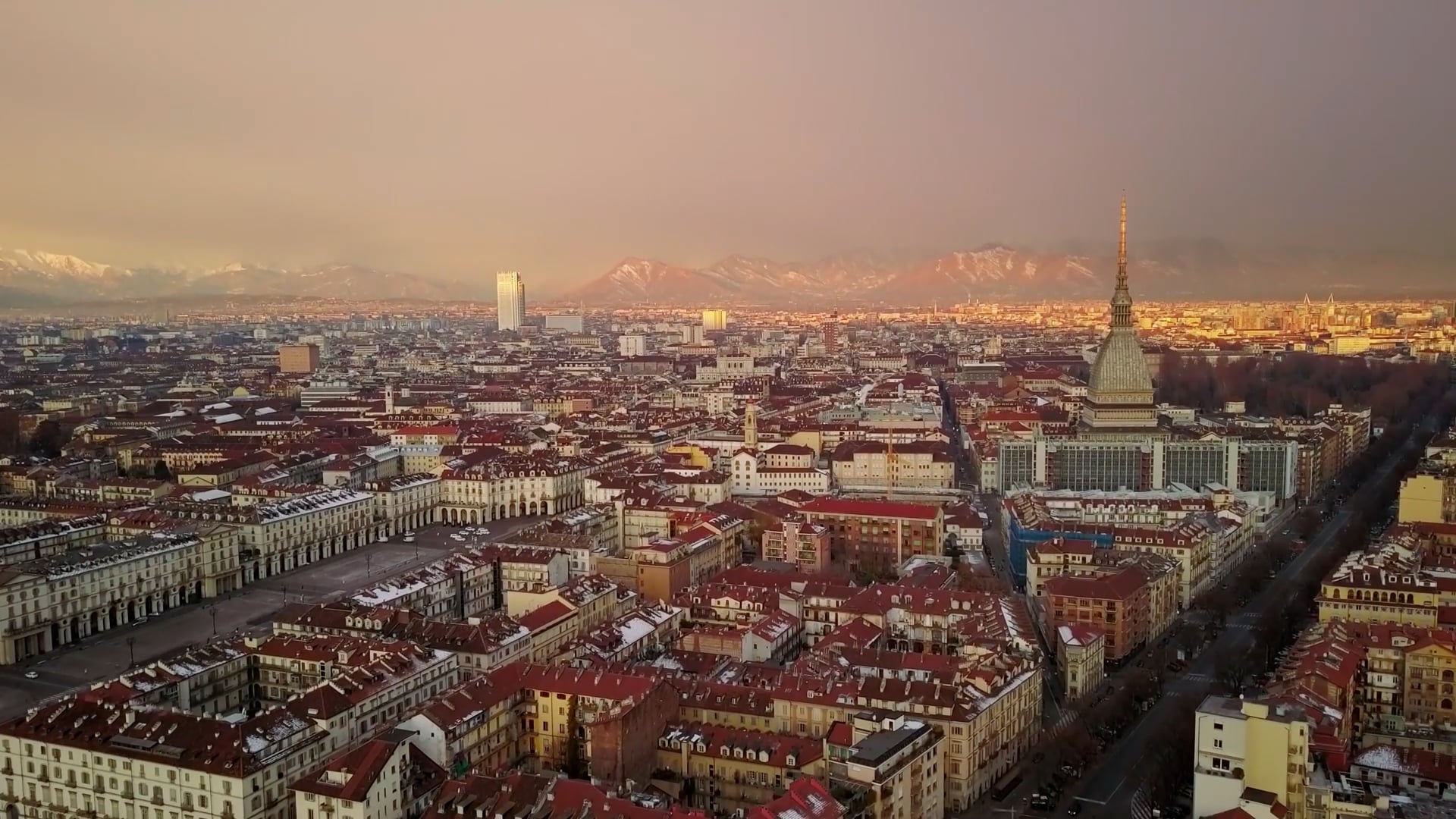 Scopri la Torino storica: viste aeree della prima capitale d'Italia