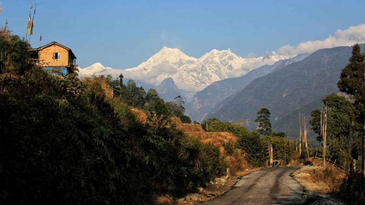 DZONGU, SIKKIM – EXPLORE MYSTICAL VALLEYS AND BEAUTIFUL MOUNTAIN RANGES