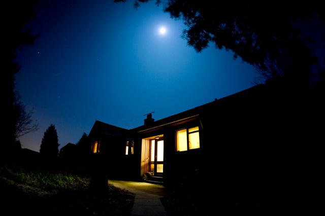 Proud homeowner shares how solar kept his lights on after blackout ...